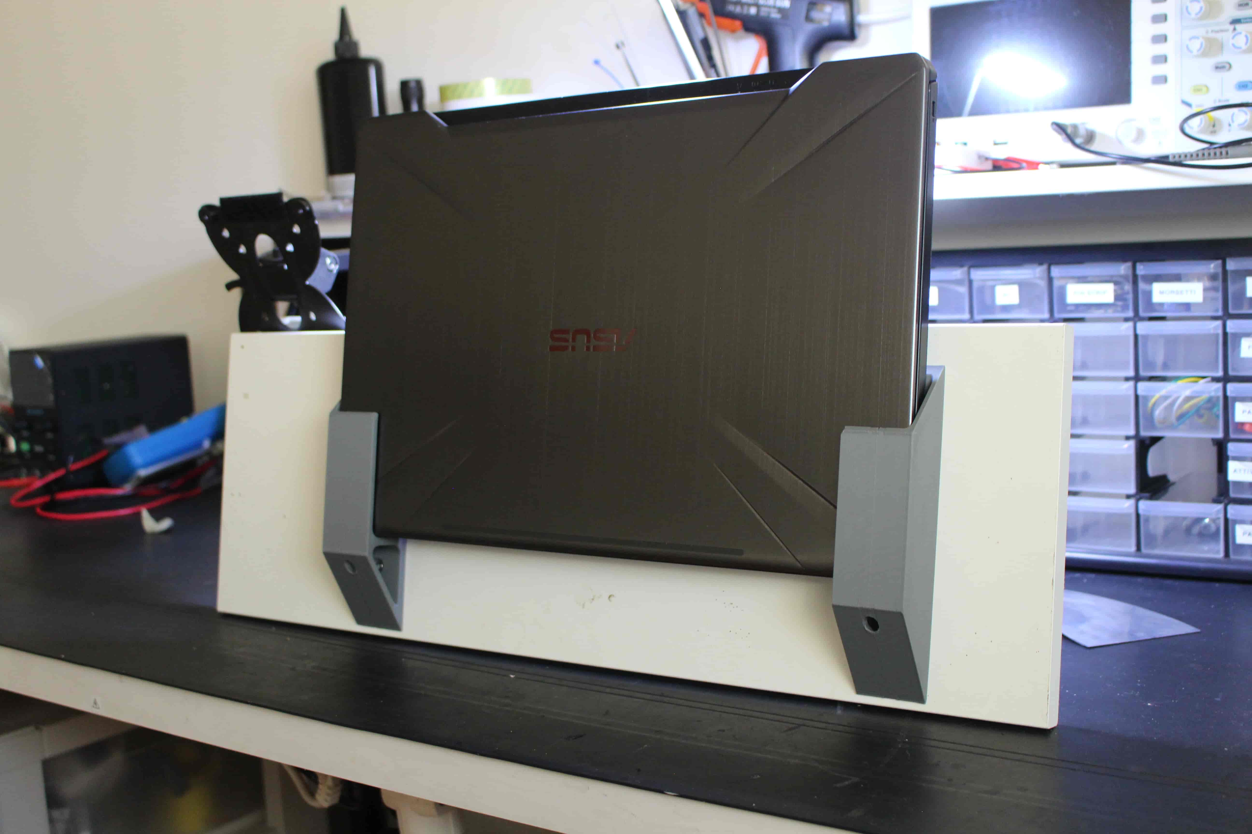 Laptop Vertical Wall Mount V2 (Remix) by DavTech_3D - Thingiverse